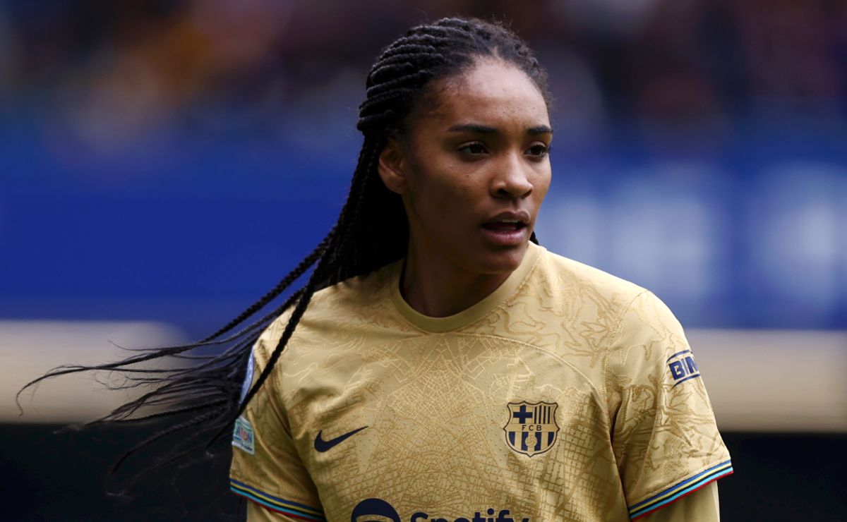 Salma Paralluelo's Profile: Age, Parents, Boyfriend, Salary, and Social ...
