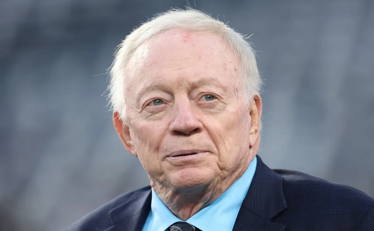 Jerry Jones has chosen his next franchise quarterback if Dak Prescott ...