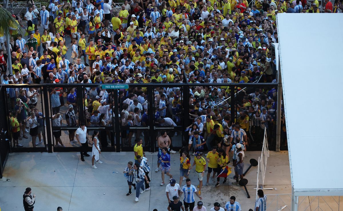 Chaos in 2024 Copa America final as Argentina and Colombia fans try to ...