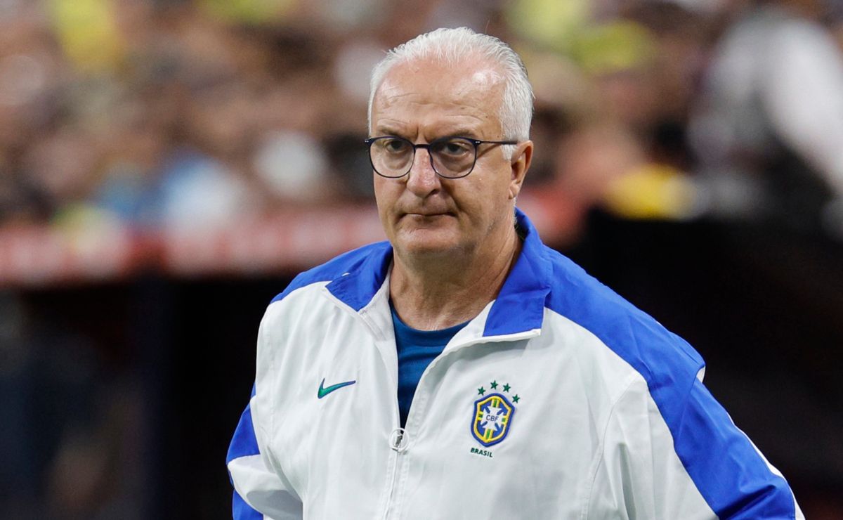 Copa America: Brazil coach once again addresses being outside team ...