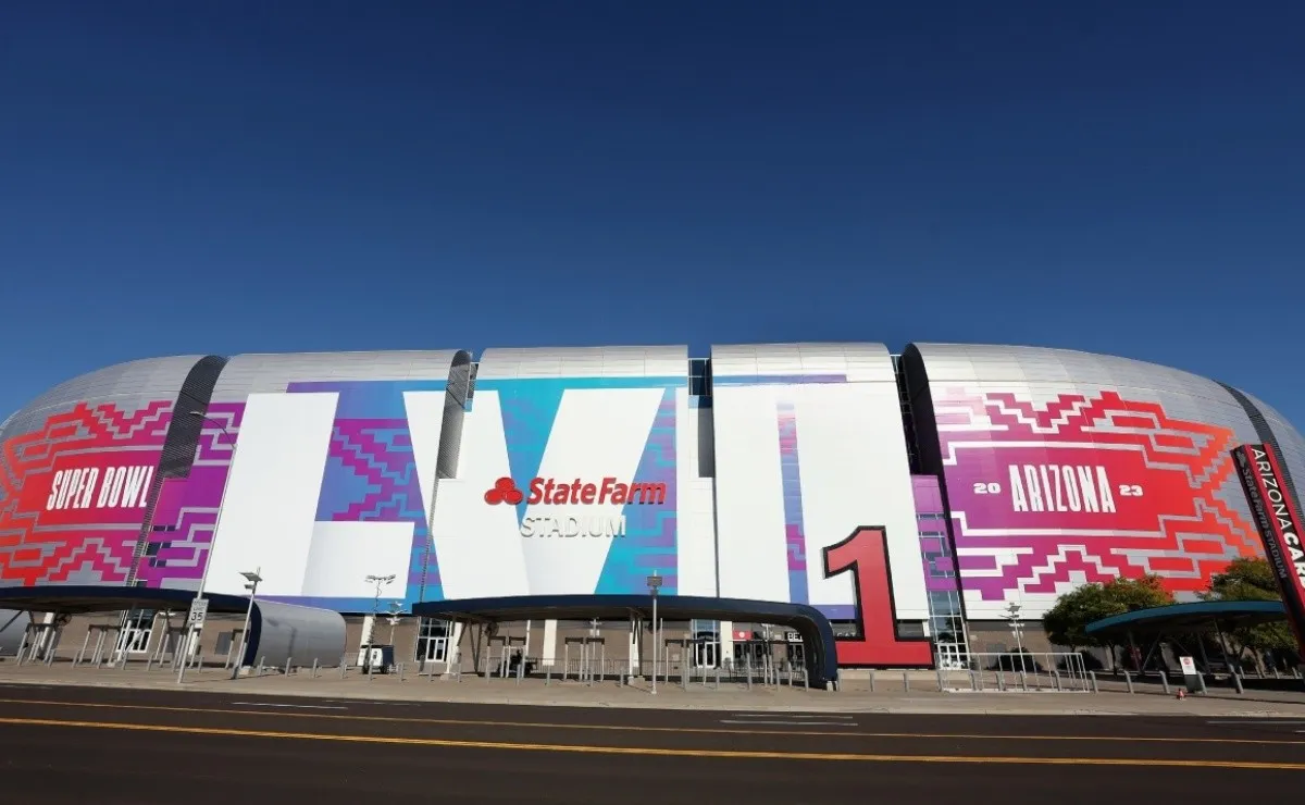 Super Bowl 2023: How many people will attend the game at State Farm ...