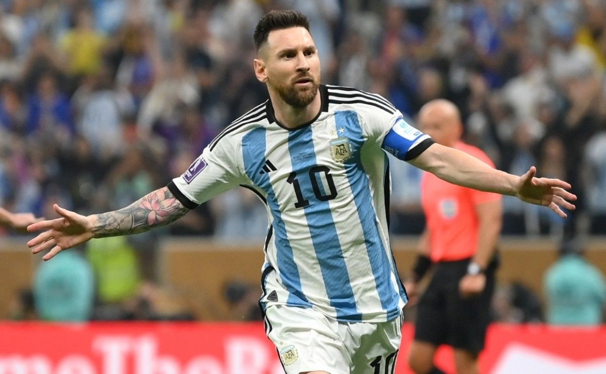 Video: Lionel Messi scores penalty for Argentina in 2022 World Cup ...