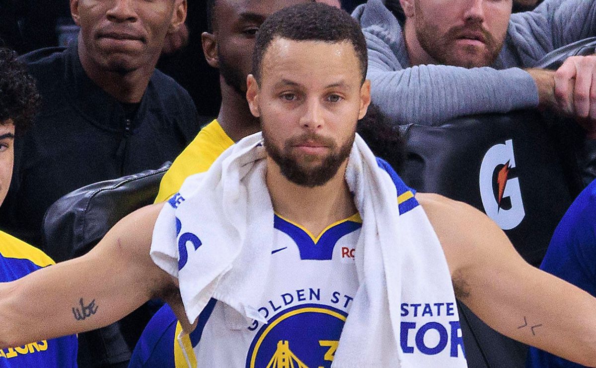 Warriors' Stephen Curry delivers brutally honest message to teammates ...