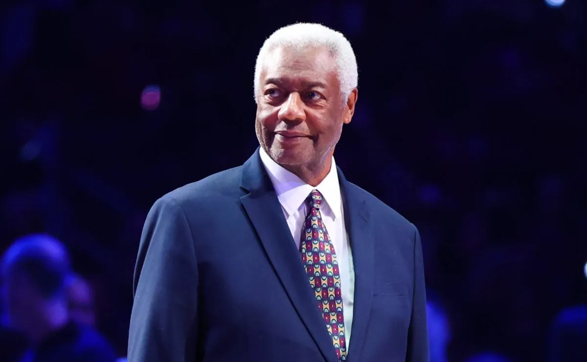 Bucks legend Oscar Robertson selects his top five greatest players of ...