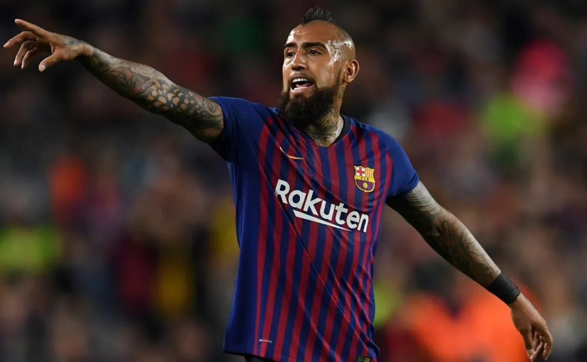 Former Barcelona star Arturo Vidal makes his stance clear in the Messi ...