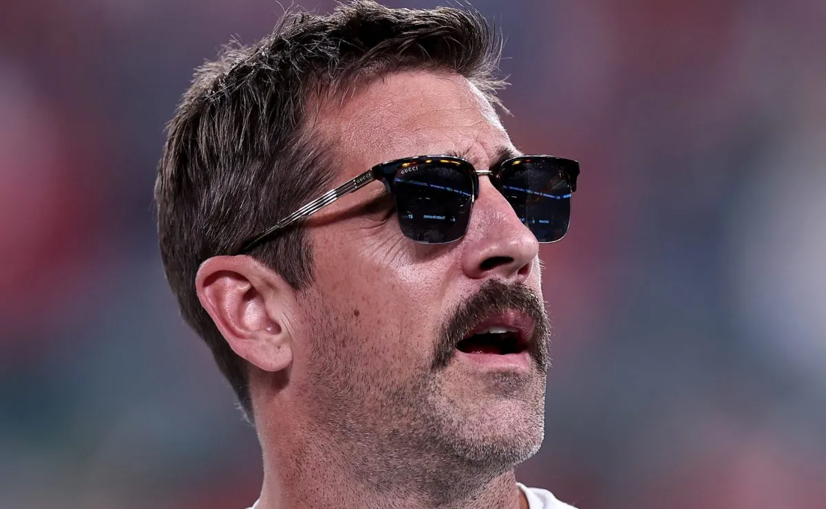 Aaron Rodgers sends great message to Joe Flacco as part of Icy Hot Bowl ...