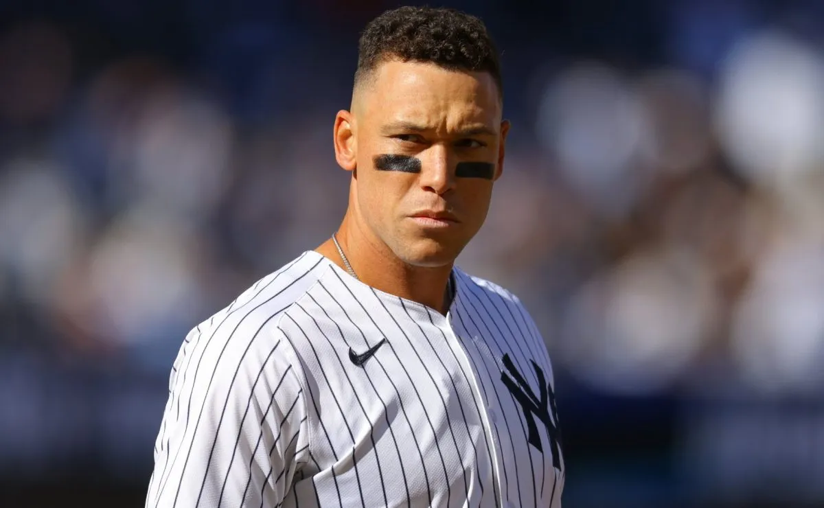 NY Yankees star Aaron Judge delivers the first gift to a fan in MLB ...