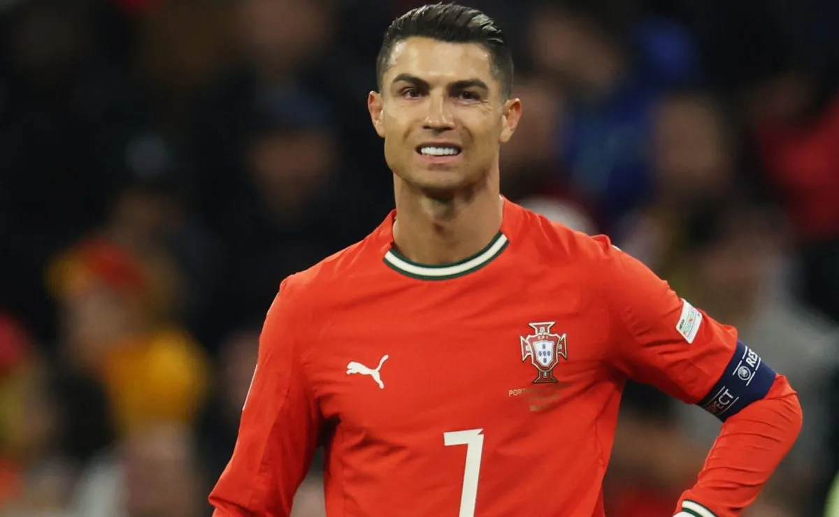 Video: Cristiano Ronaldo subbed off in Portugal with apparent injury vs ...