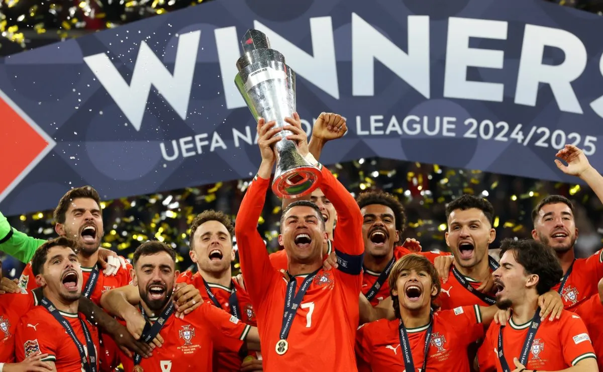 Video: Cristiano Ronaldo lifts the 2025 UEFA Nations League trophy with ...