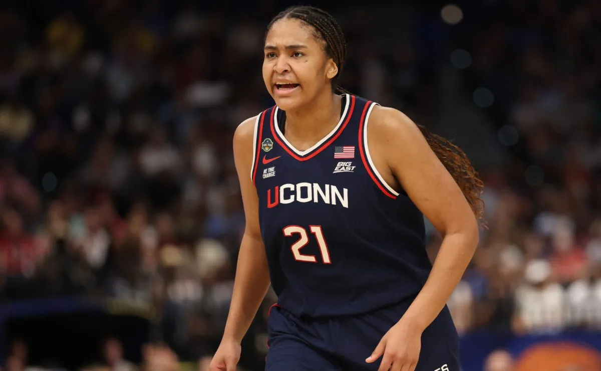 Sarah Strong explains why Geno Auriemma is the best coach for her ...