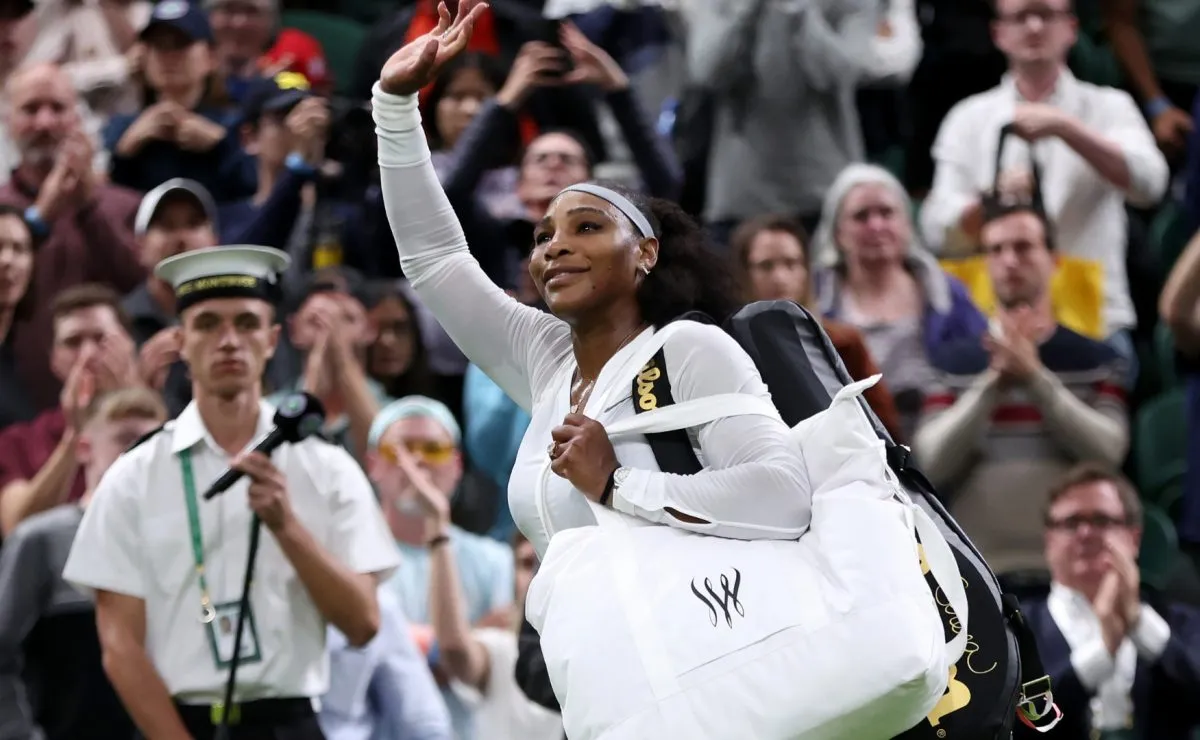 Amanda Anisimova joins Serena Williams in record books with victory ...