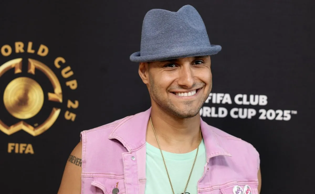 Emmanuel Kelly's profile: Who performed with Coldplay at the 2025 FIFA ...