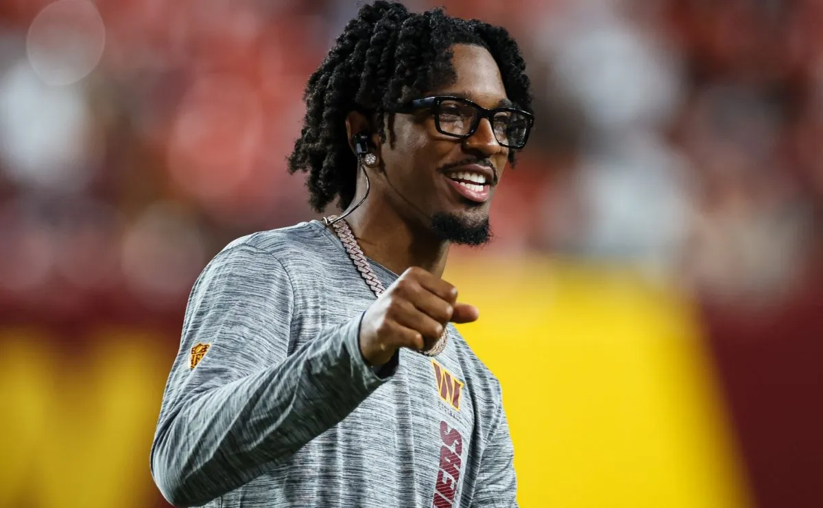 Jayden Daniels' key weapon shows frustration amid contract extension ...