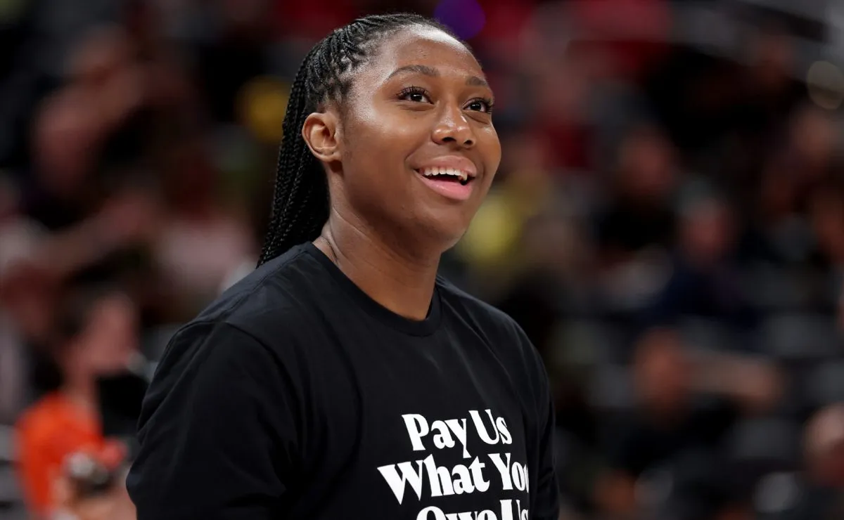 Aliyah Boston's contract with the Indiana Fever: What is her salary as ...