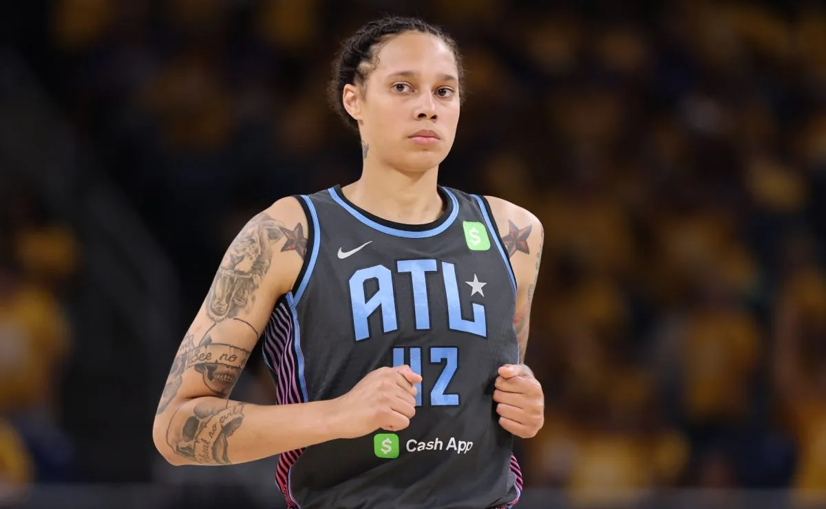 Who is the tallest WNBA player? The league’s ultimate shot-blocking ...