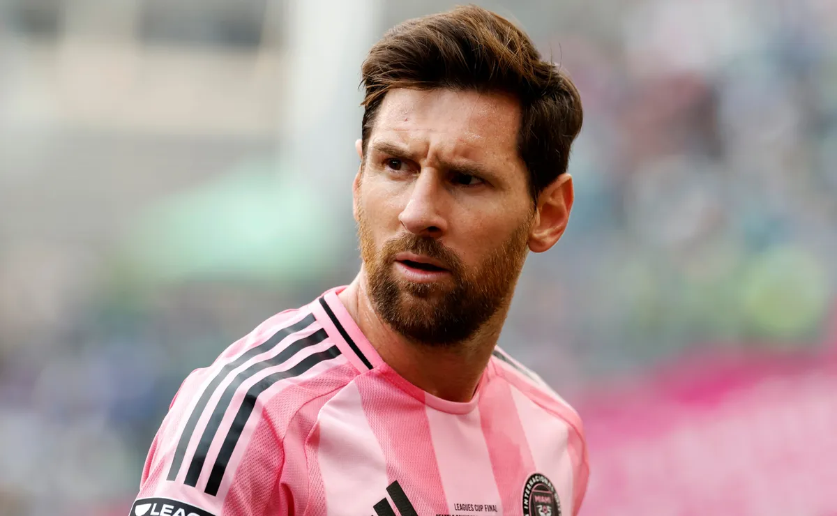 Former Messi coach officially makes MLS return, will compete against ...