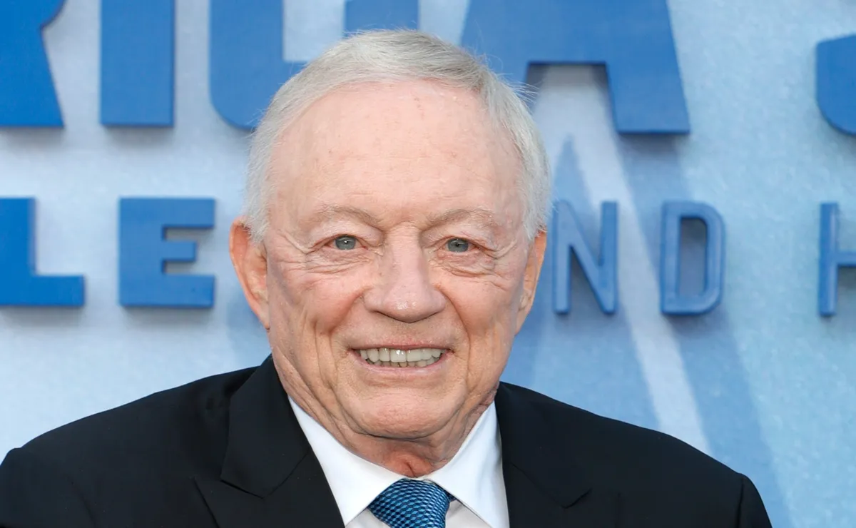 Jerry Jones acknowledges Cowboys missed Micah Parsons in loss to Eagles ...