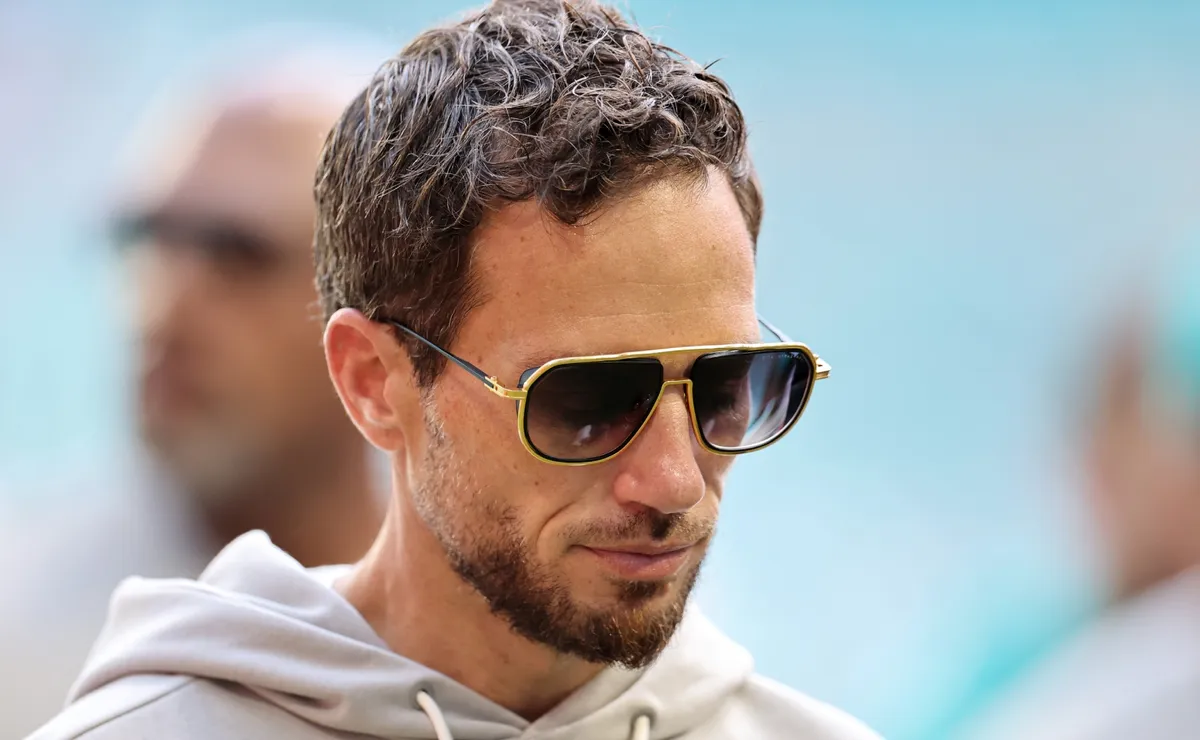 Mike McDaniel fired: What was his record and contract with Dolphins ...