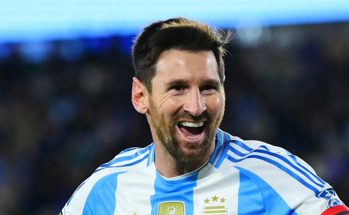 Argentina reveal new shirt for 2026 FIFA World Cup with Lionel Messi in ...
