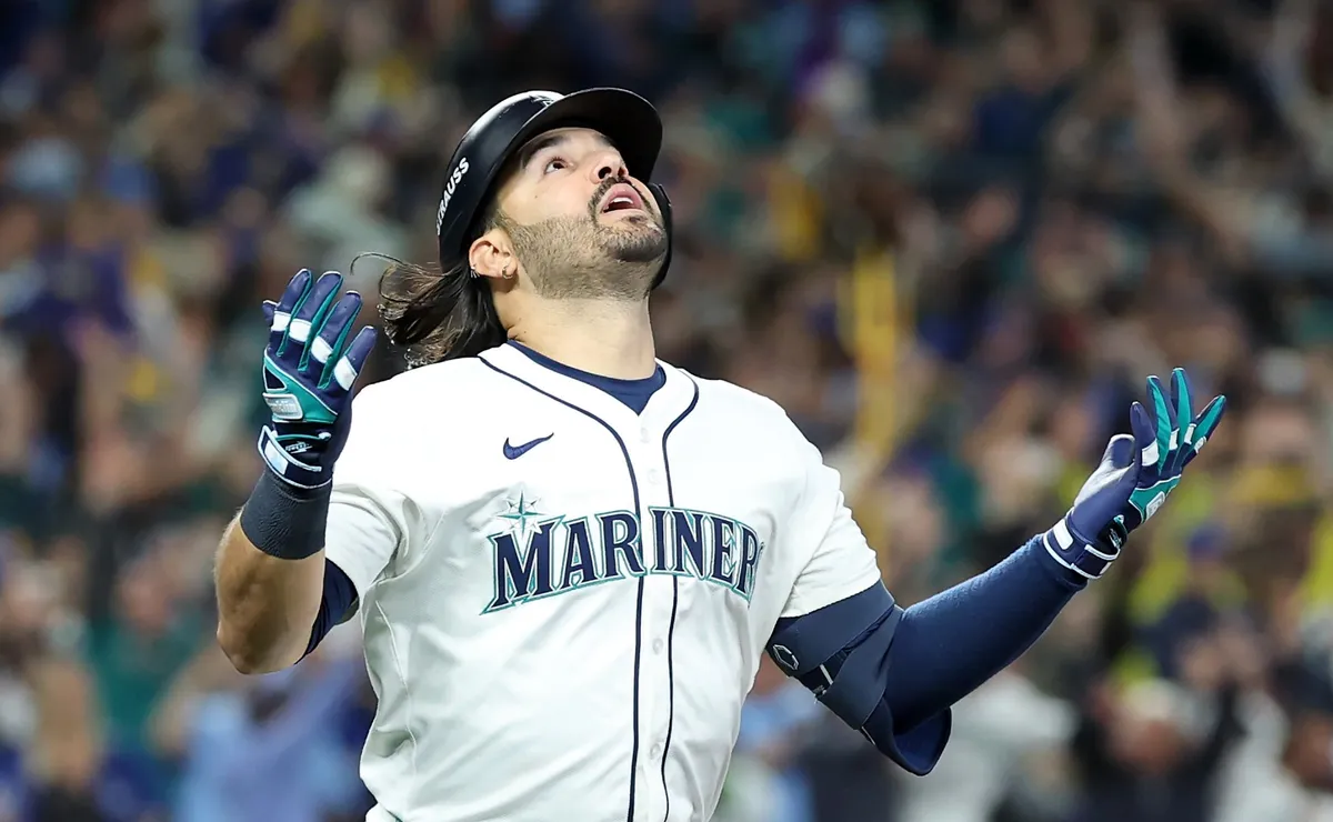 Eugenio Suarez sends message to Mariners fans that fuels even more ...