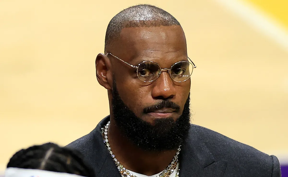 Lakers reportedly concerned about LeBron James' atmosphere ahead of his ...