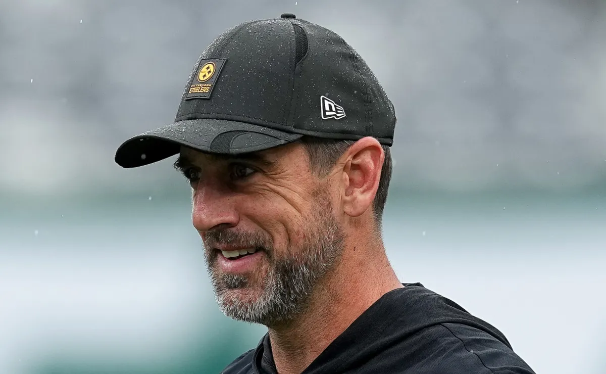 Pittsburgh Steelers could reportedly part ways with Aaron Rodgers' key ...