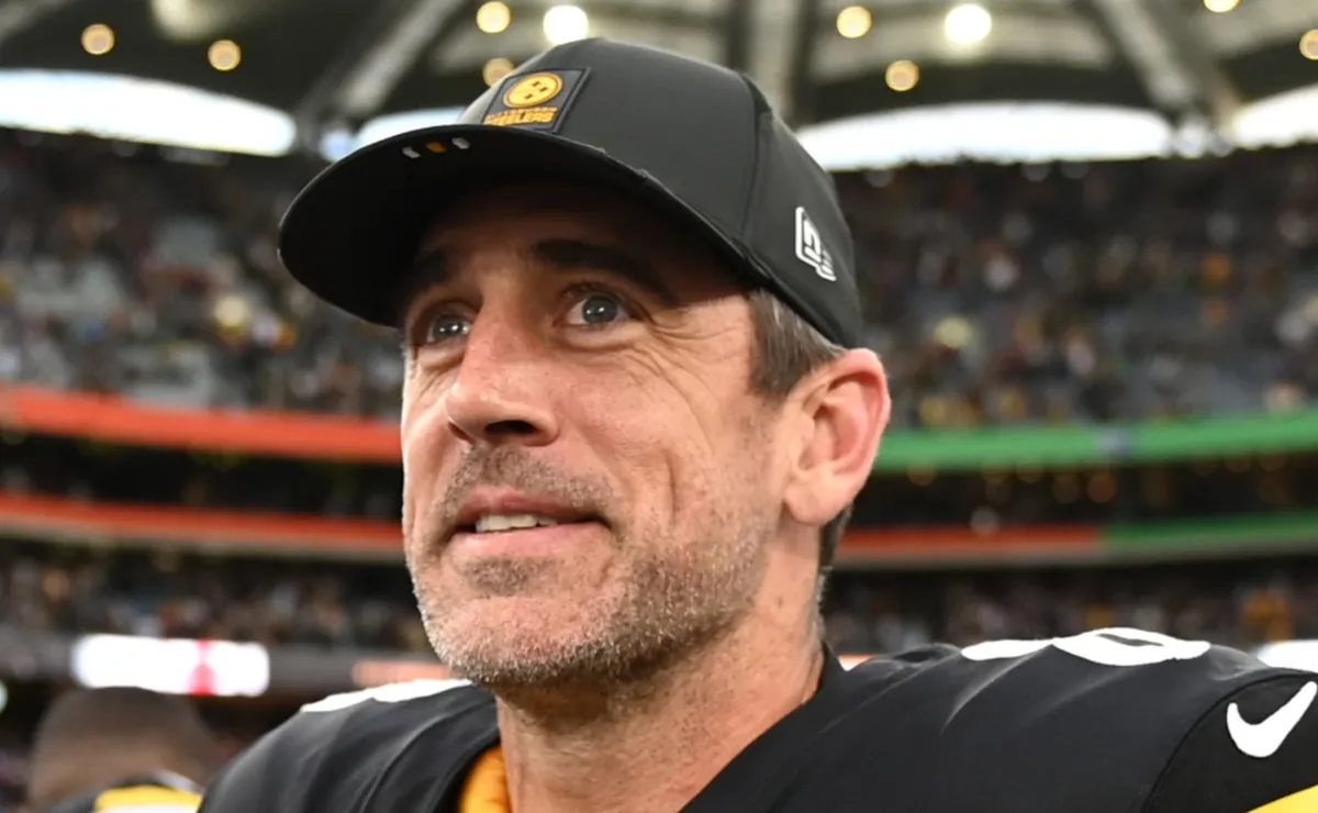 Aaron Rodgers has reportedly decided between Steelers and retirement in ...