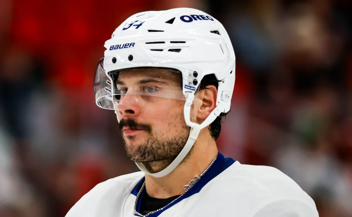 What happened to Auston Matthews? Leafs star hit by Radko Gudas, who ...