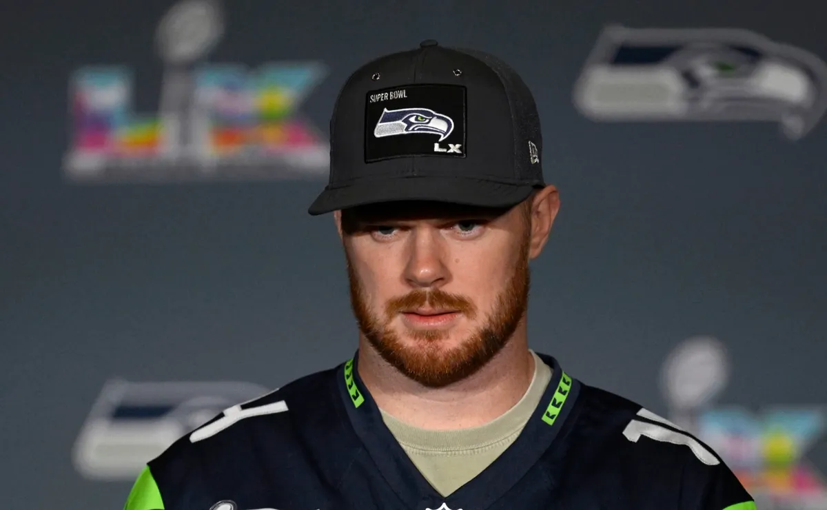 Who is Sam Darnold's backup QB on Seahawks depth chart for 2026 Super ...