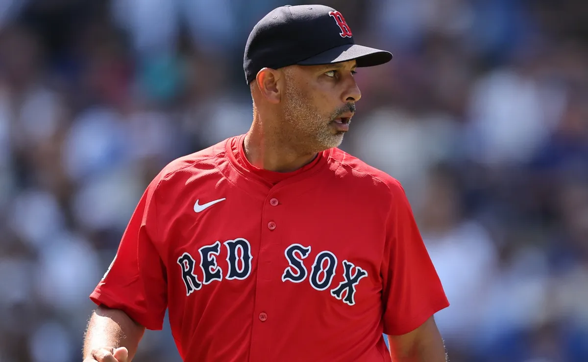 Red Sox make an intriguing roster move to bolster Alex Cora’s team ...