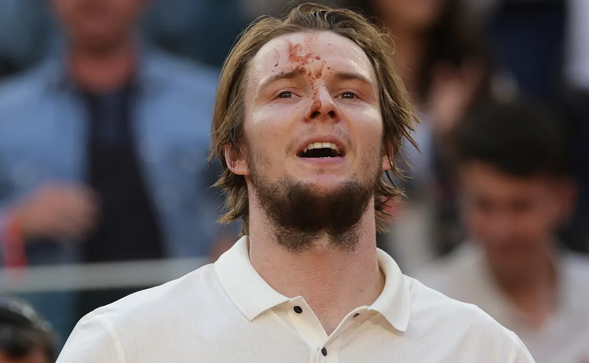 Alexander Bublik sets record straight on his antics, Hubert Hurkacz ...