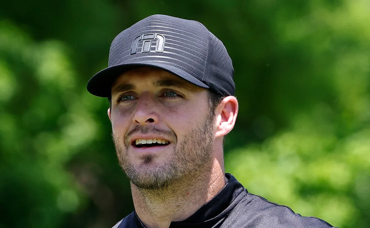 Derek Carr confirms if QB is coming out of retirement in 2026 with ...