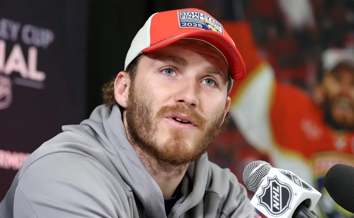Matthew Tkachuk returns to Panthers with bold message for Canada's Brad ...