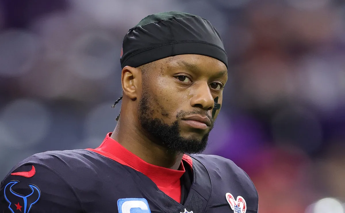 Texans face tough decision on Joe Mixon, Nick Chubb after David ...