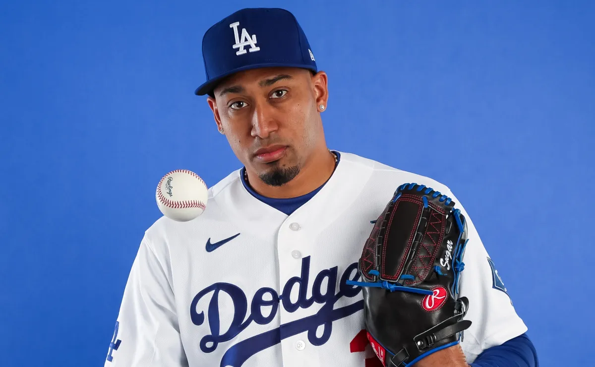 Dodgers' Edwin Diaz sends message to critics over WBC decision ...