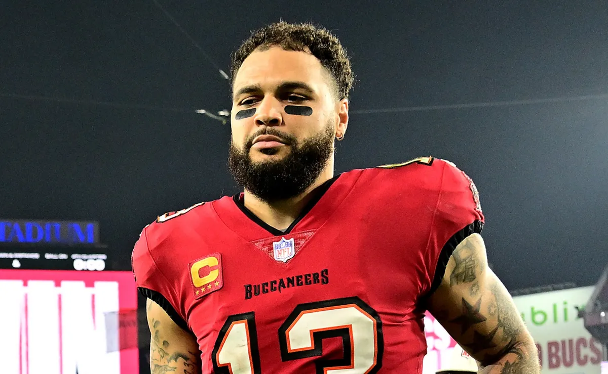 Chris Godwin gives heartfelt message to Mike Evans as Buccaneers legend ...
