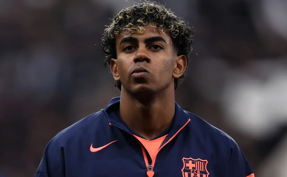 Why is Lamine Yamal not starting today for Barcelona vs Sevilla on 2025 ...