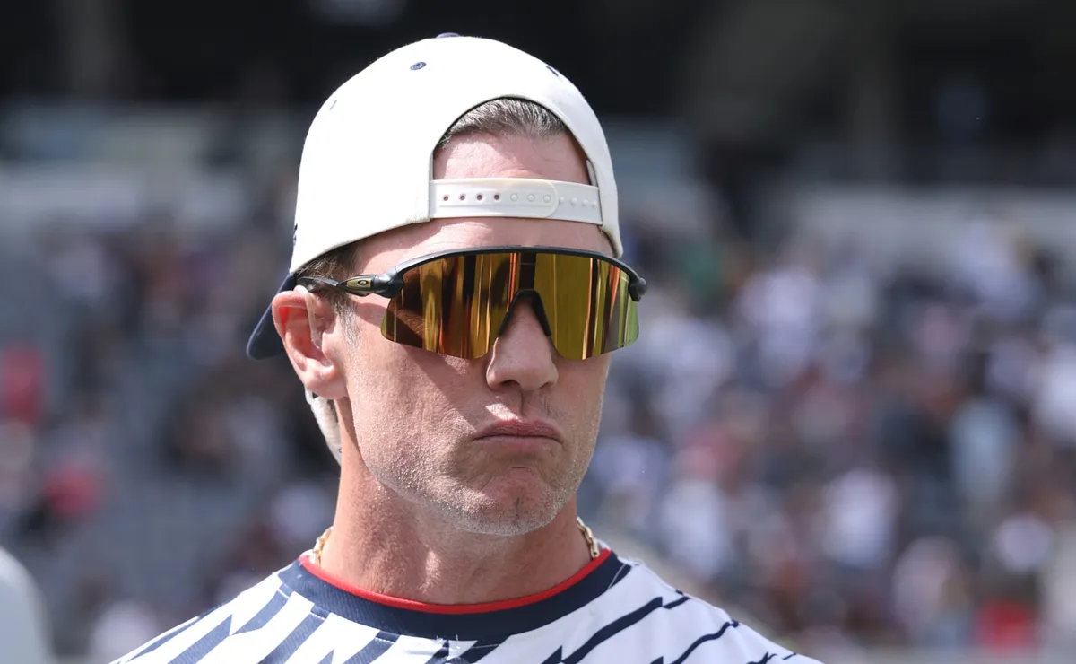Tom Brady comes out of retirement in 2026 Flag Football Classic with ...