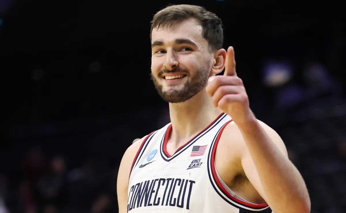 What happens if UConn wins or loses vs Michigan State today in Sweet 16 ...