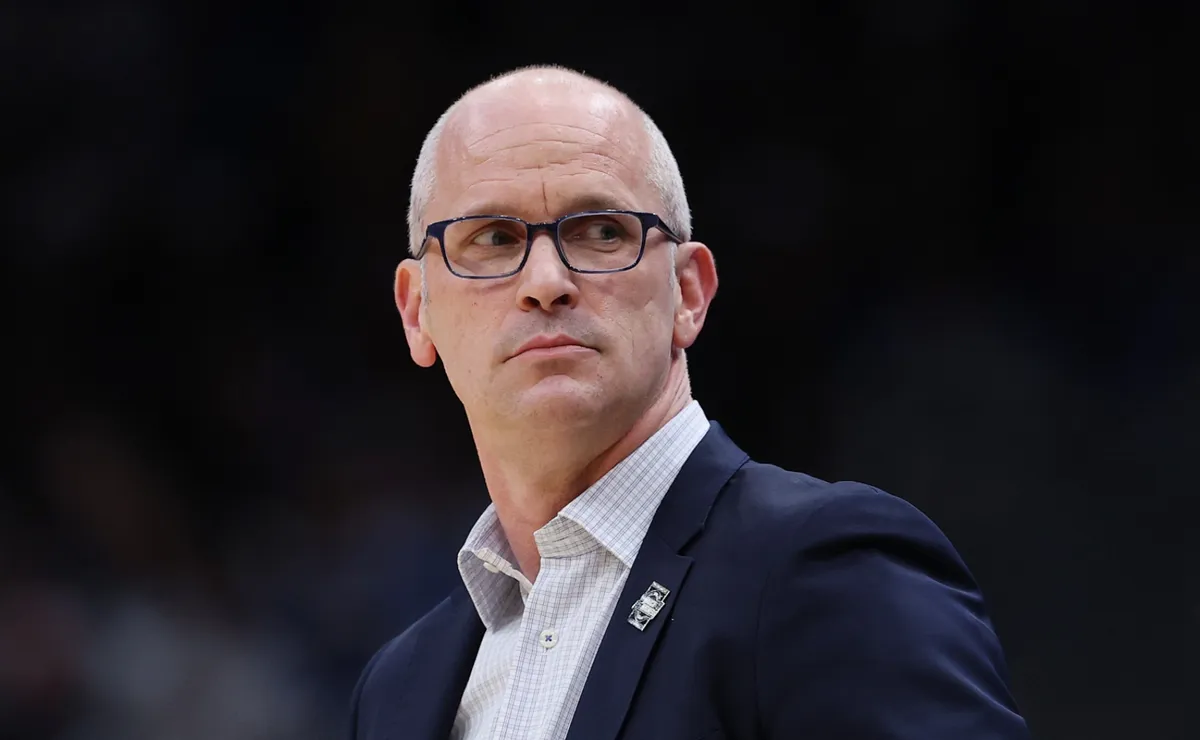 Dan Hurley reminds UConn of championship mentality before Final Four vs ...