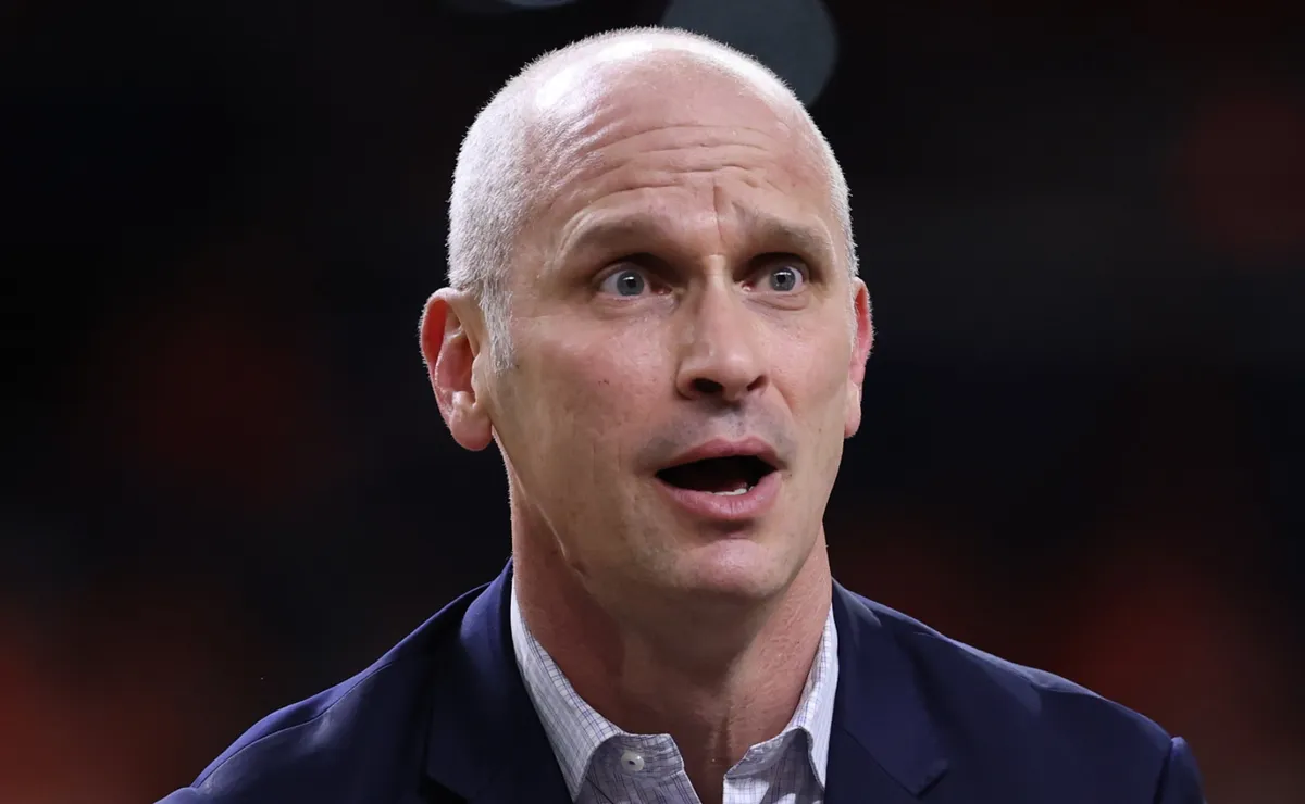 Dan Hurley shuts down UNC rumors but leaves door open on future exit ...