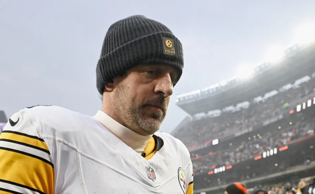 Aaron Rodgers' decision threatens to reshape Steelers QB pick in 2026 ...