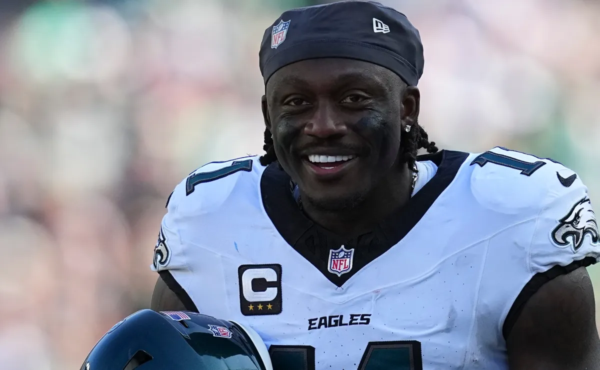Why are the Patriots reportedly waiting until June 1st to trade for ...