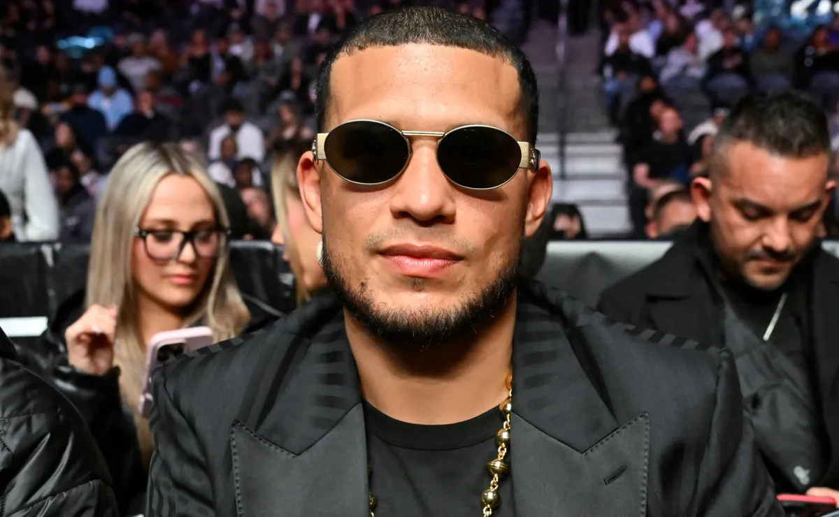 David Benavidez accuses Canelo Alvarez of avoiding fight: ‘He’s scared ...