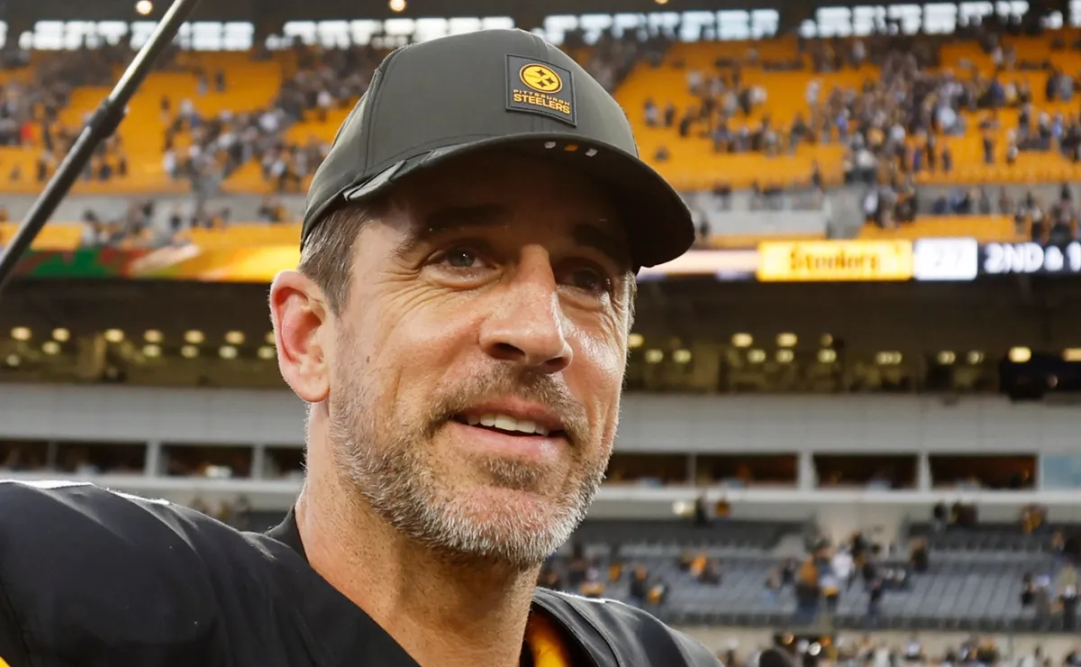 Steelers spark QB battle with surprise draft pick as Aaron Rodgers ...