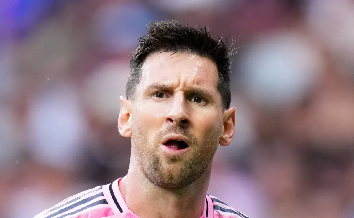 Video: Lionel Messi reacts against Inter Miami fans who chant against ...