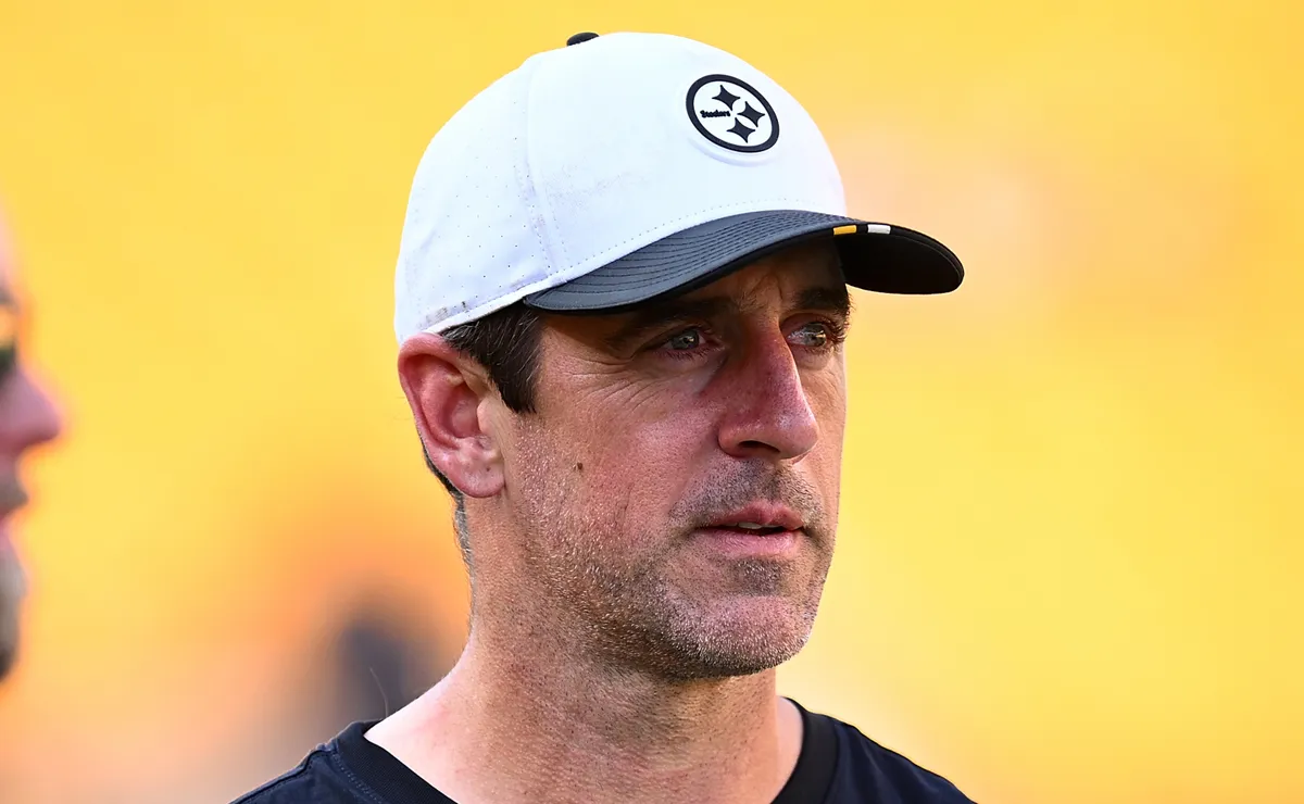 Aaron Rodgers confirms 2026 will be his last NFL season, retiring ...