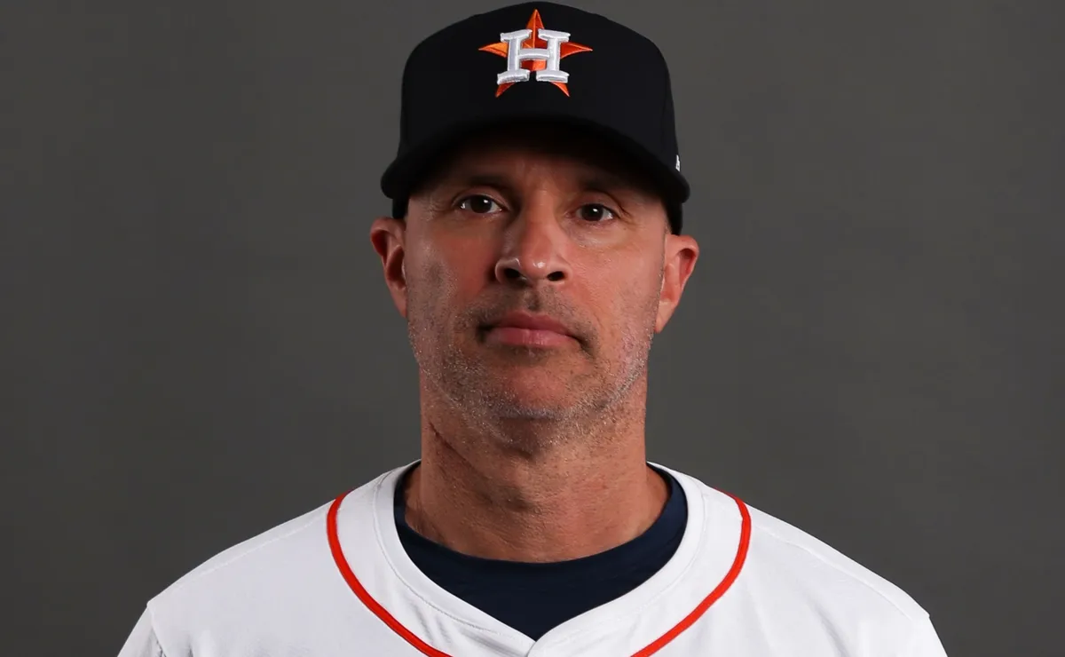 Joe Espada reacts after Astros throw franchise's 18th no-hitter against ...
