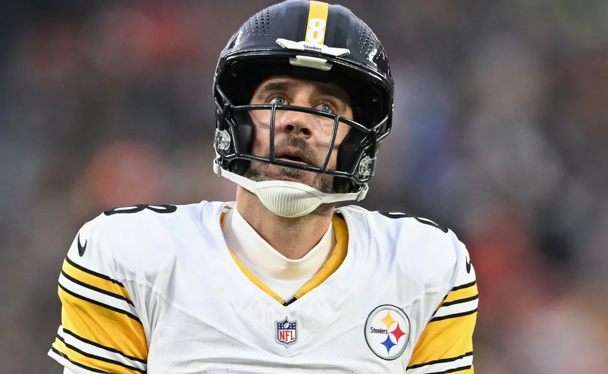 Aaron Rodgers' age draws pessimistic prediction for Steelers in 2026 ...