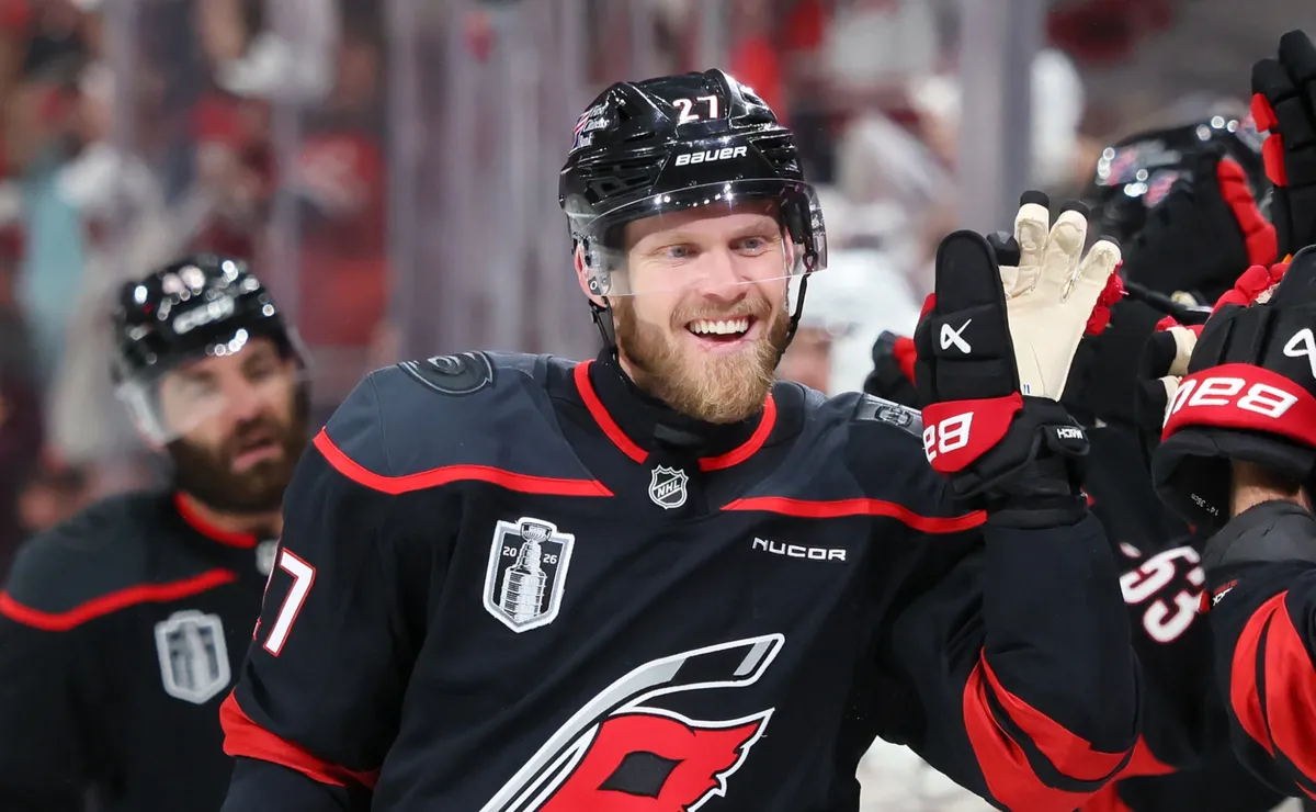 Ehlers scores 25 seconds into Game 1 for Carolina vs Vegas: Fastest ...
